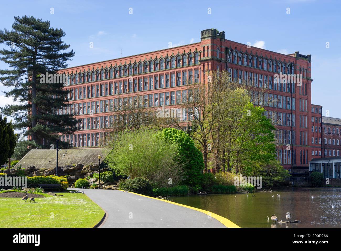 Strutts mill belper river derwent hi-res stock photography and images ...