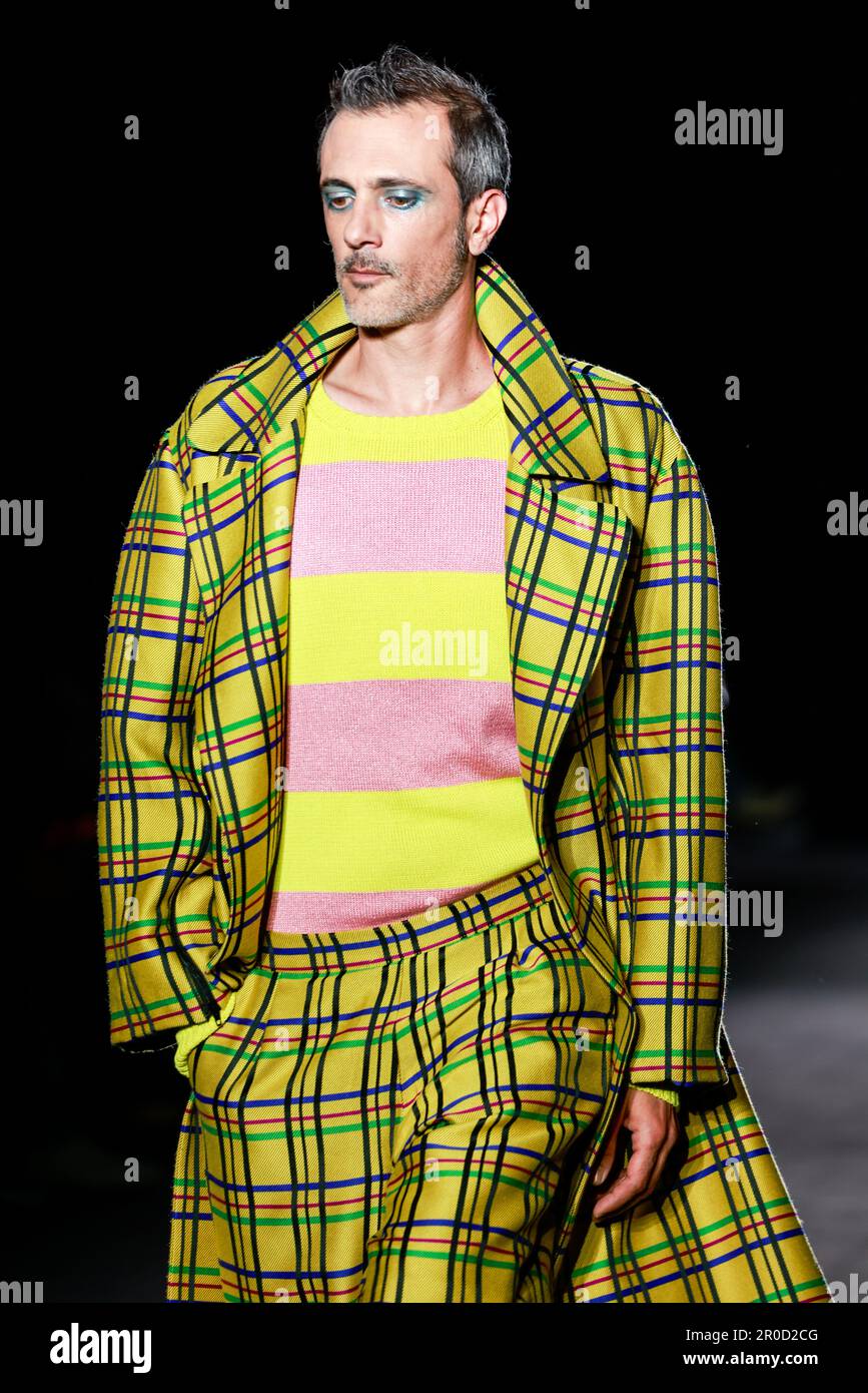 Modelo de chico hi-res stock photography and images - Alamy