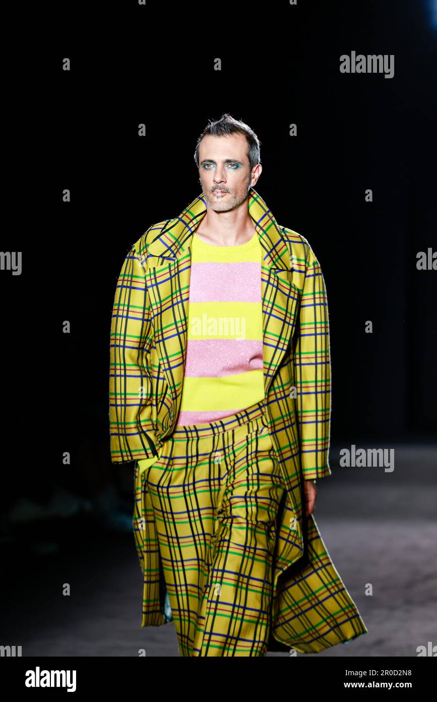 Modelo de chico hi-res stock photography and images - Alamy