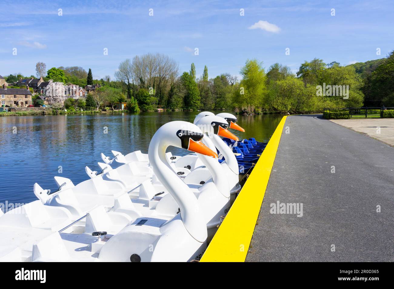Boats in belper river gardens hi-res stock photography and images - Alamy