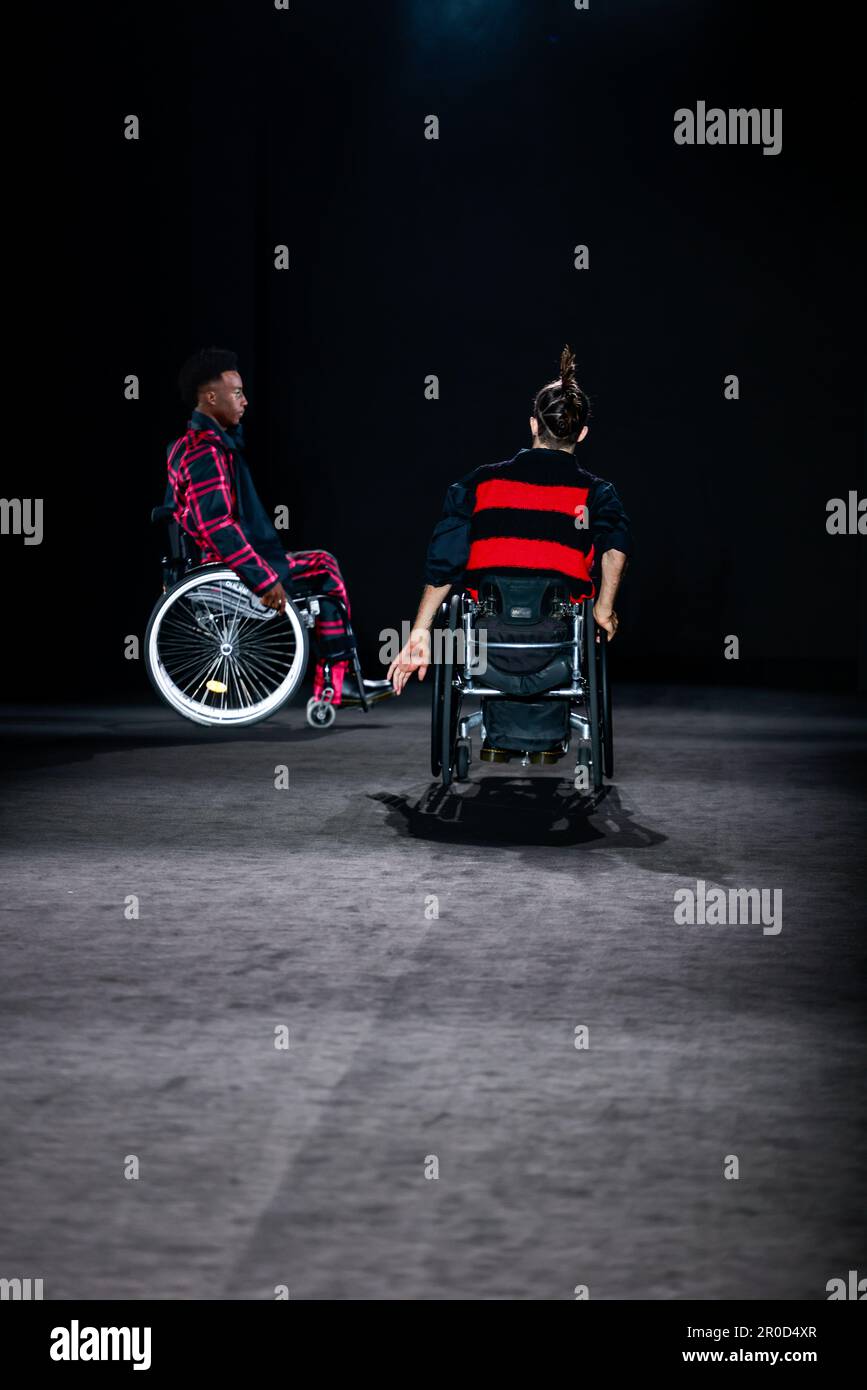 Modelos de ropa hi-res stock photography and images - Alamy