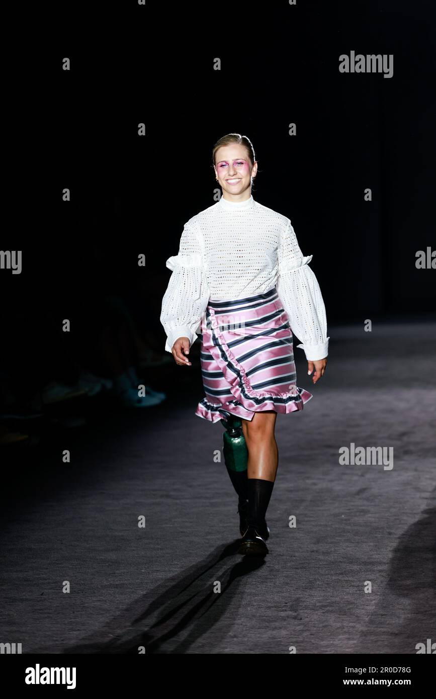 Modelo de mano hi-res stock photography and images - Alamy