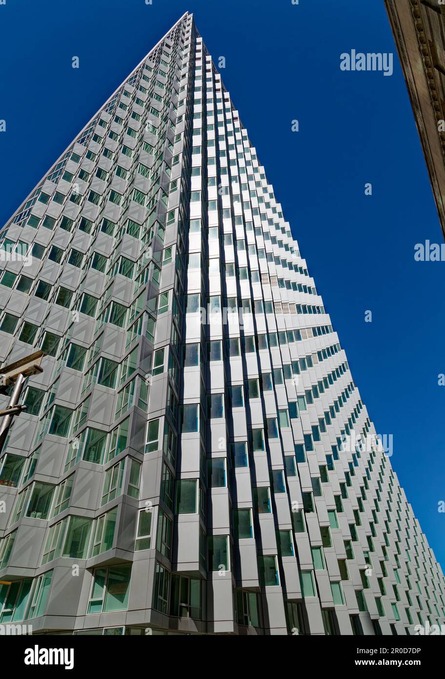 VIA 57 West Apartments represents a new building type – courtscraper ...