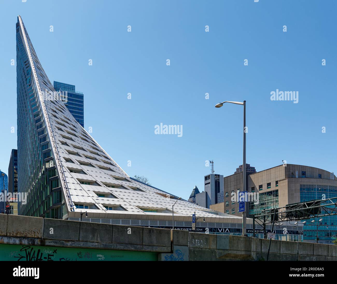 VIA 57 West Apartments represents a new building type – courtscraper ...