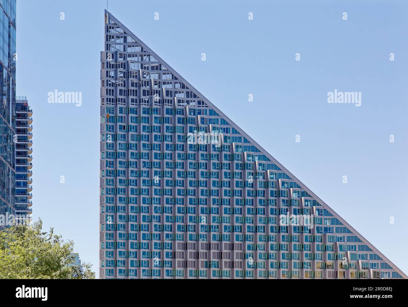 VIA 57 West Apartments represents a new building type – courtscraper ...