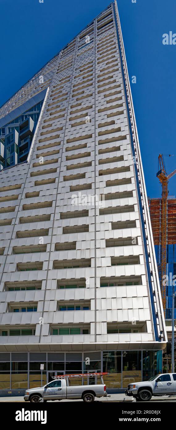 VIA 57 West Apartments represents a new building type – courtscraper ...