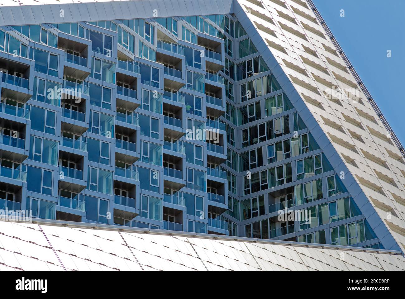 VIA 57 West Apartments represents a new building type – courtscraper ...