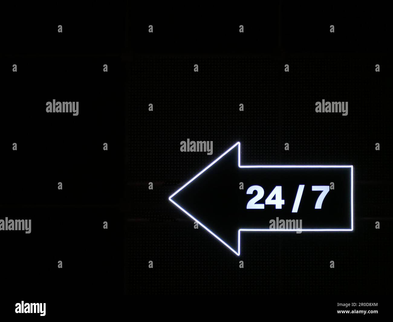 24 hours icon hi-res stock photography and images - Alamy