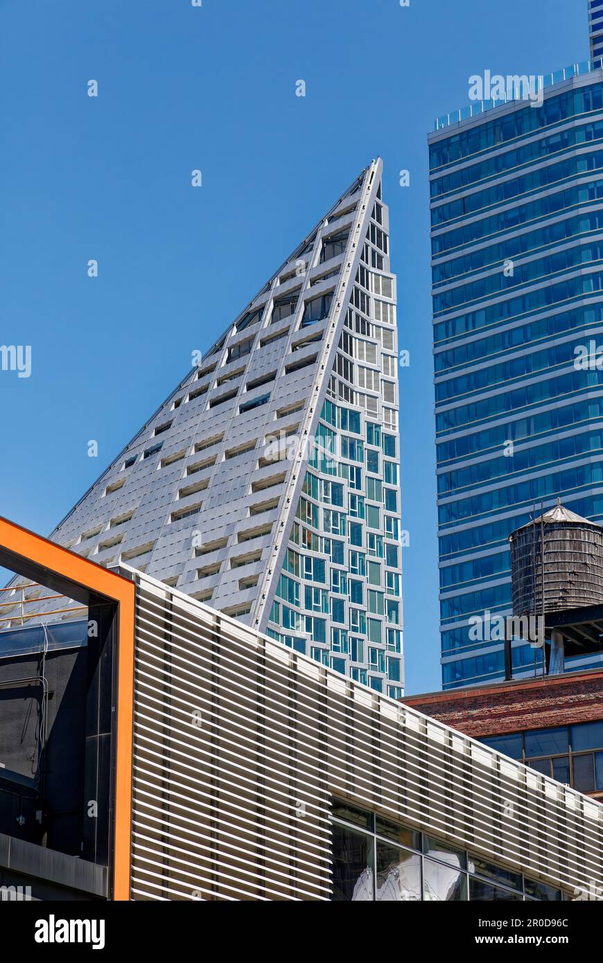 VIA 57 West Apartments represents a new building type – courtscraper ...