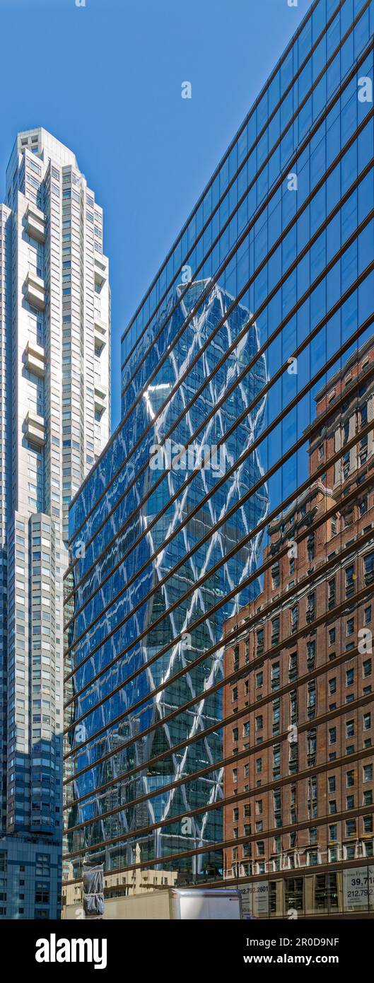 The diagrid glass Hearst Tower was built in 2006 atop the stone Hearst ...