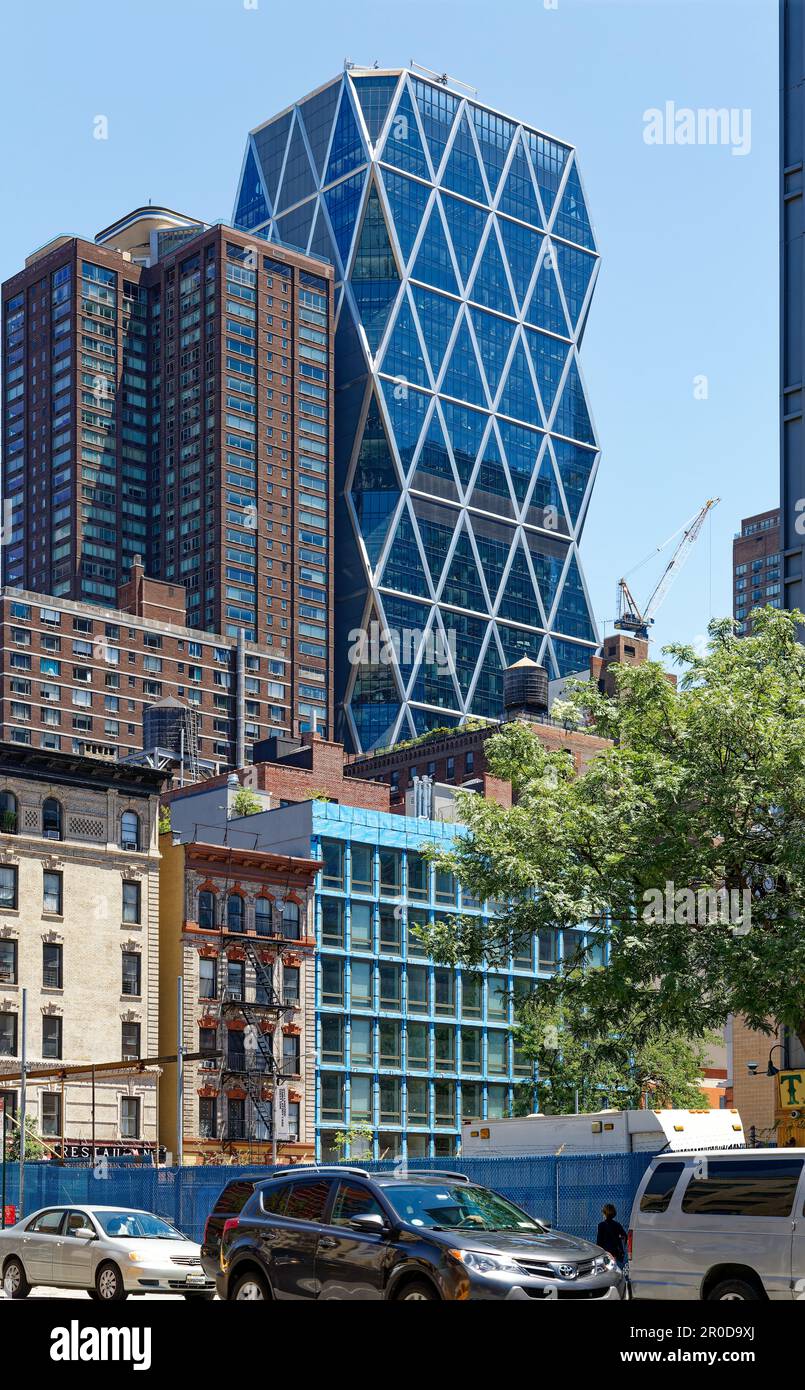 The diagrid glass Hearst Tower was built in 2006 atop the stone Hearst ...