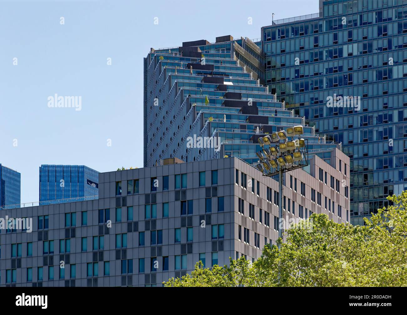 Mercedes house new york hi-res stock photography and images - Alamy