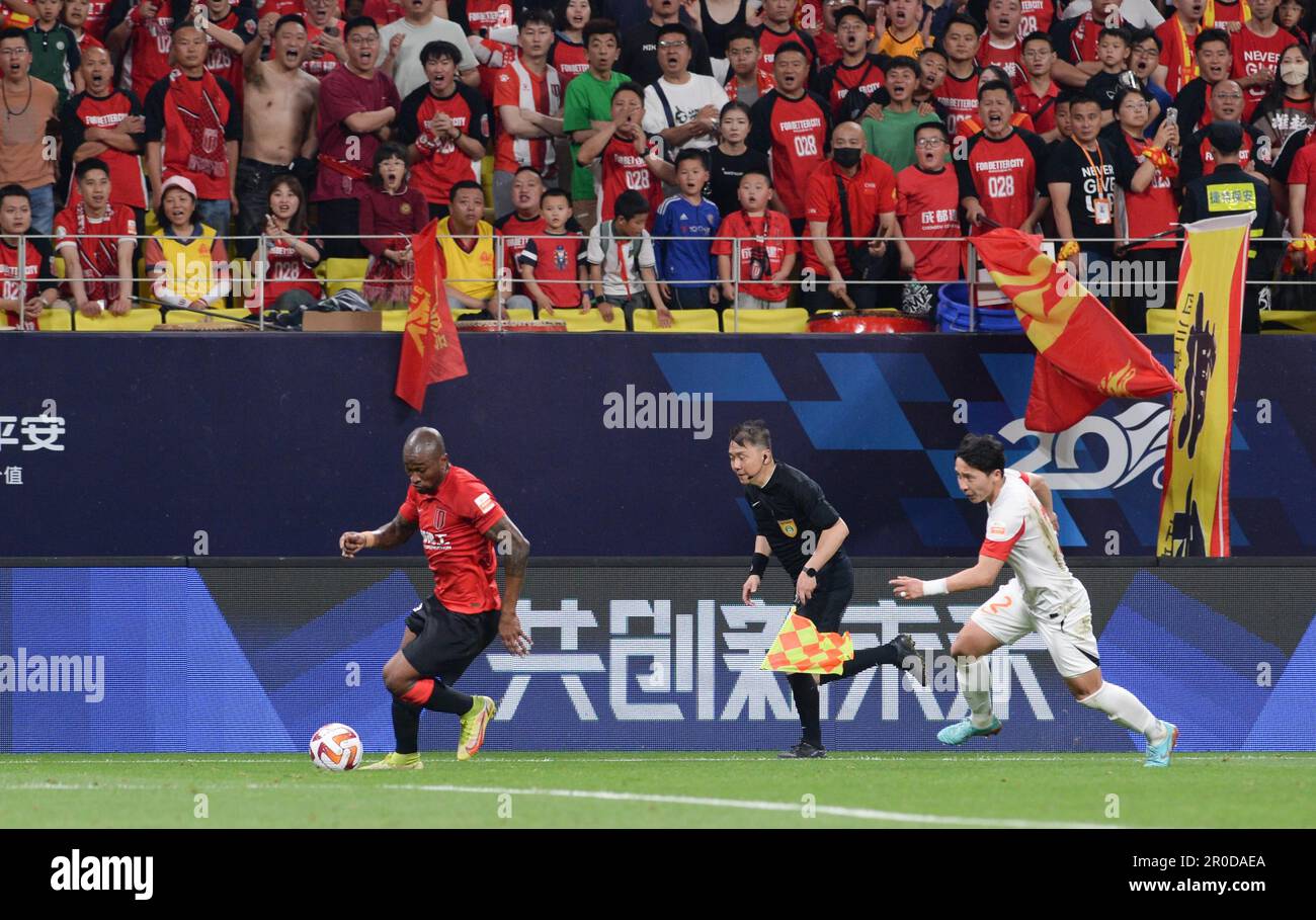 Chengdu Rongcheng Football Club defeated Qingdao Hainiu Football Club ...