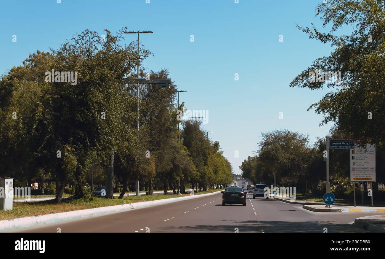 Abu Dhabi city road Stock Photo - Alamy