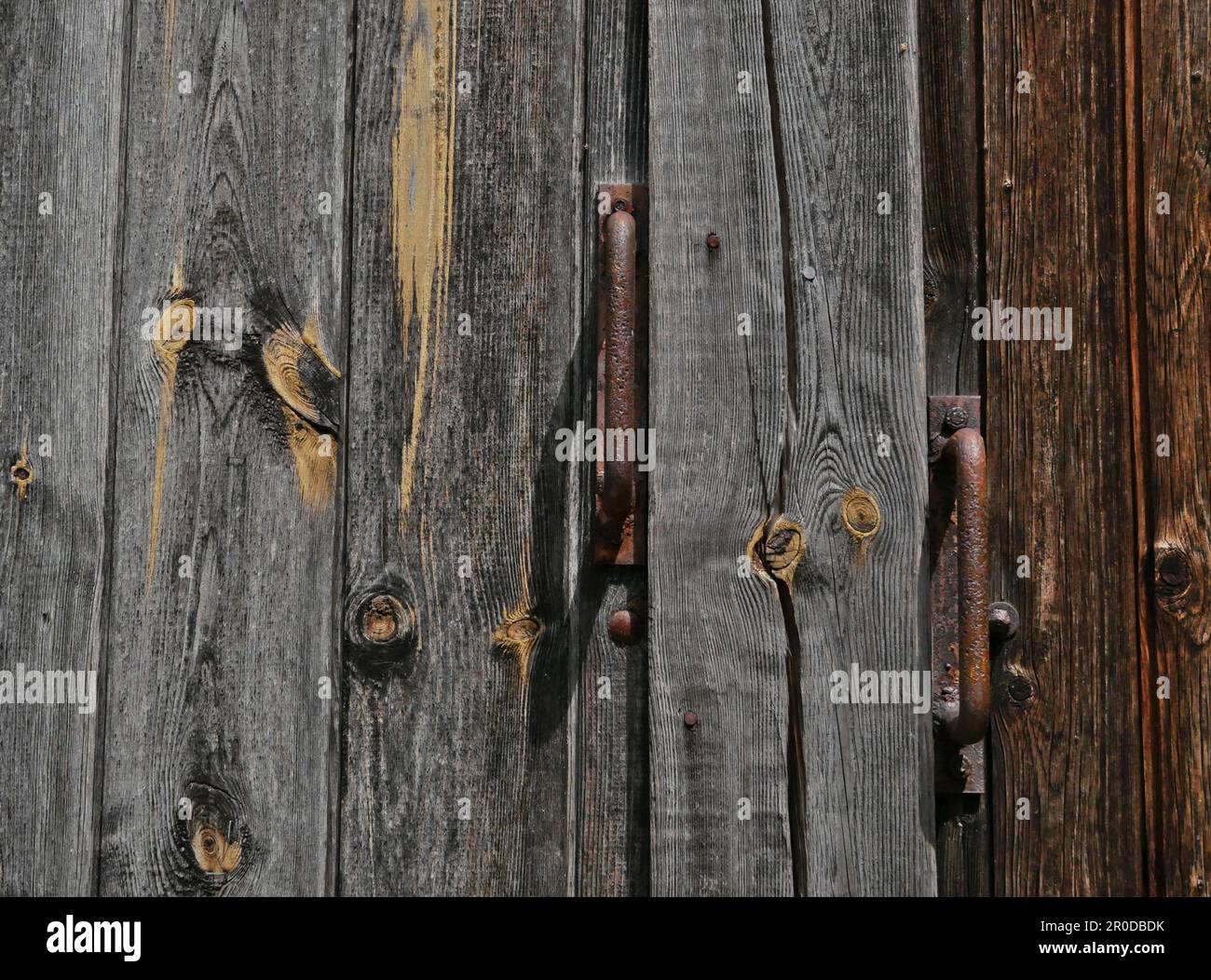 Handles and wall hi-res stock photography and images - Alamy