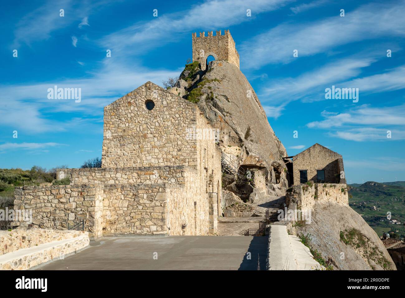 Castello di sperlinga hi-res stock photography and images - Alamy