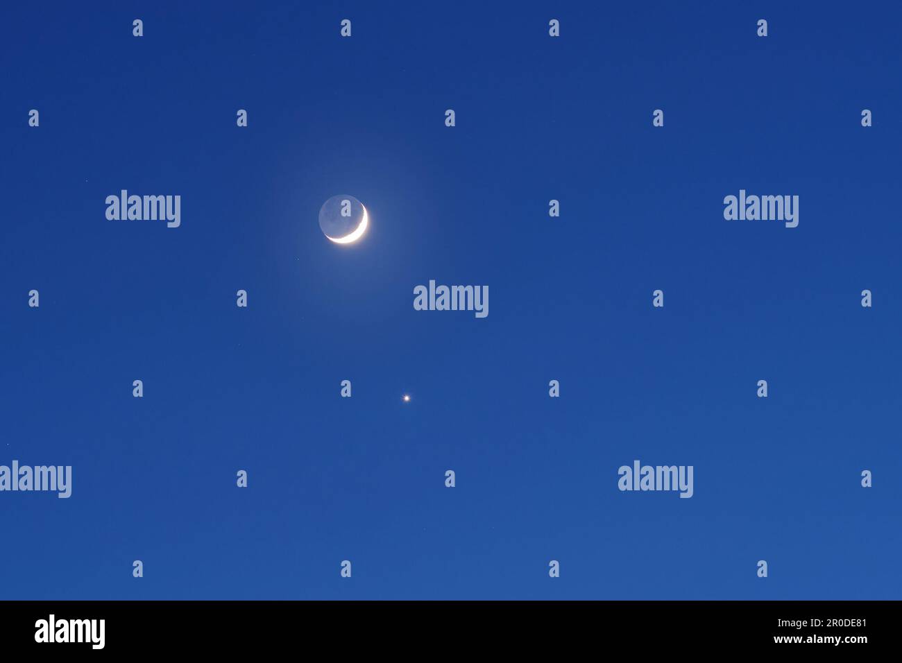 Moon and planet venus together hi-res stock photography and images - Alamy