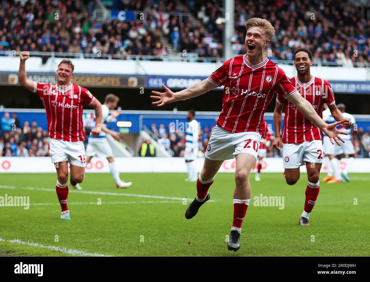 Bristol City's Sam Bell (centre) celebrates scoring their side's second ...