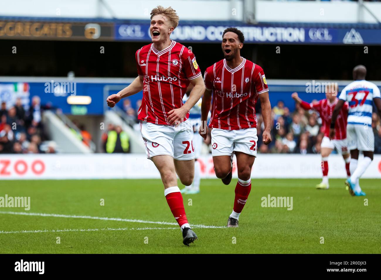 Bristol City's Sam Bell (left) celebrates scoring their side's second ...