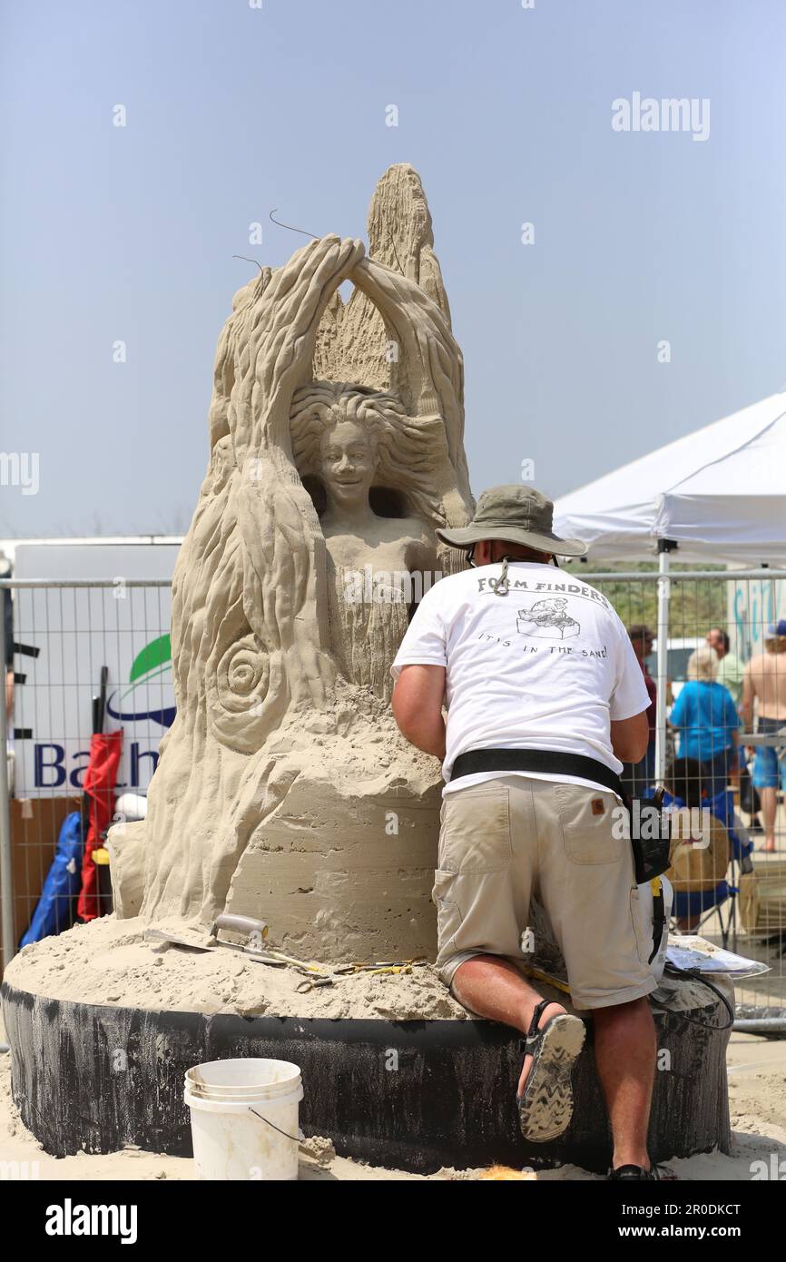 Largest native sand sculpture competition hi-res stock photography and ...