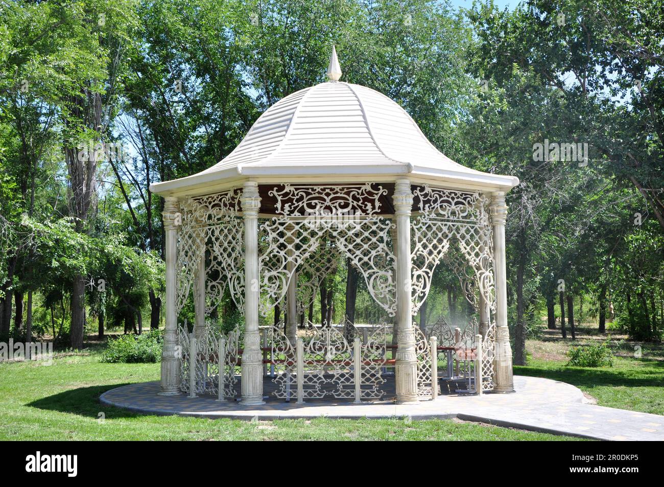 Ornate pergola hi-res stock photography and images - Alamy