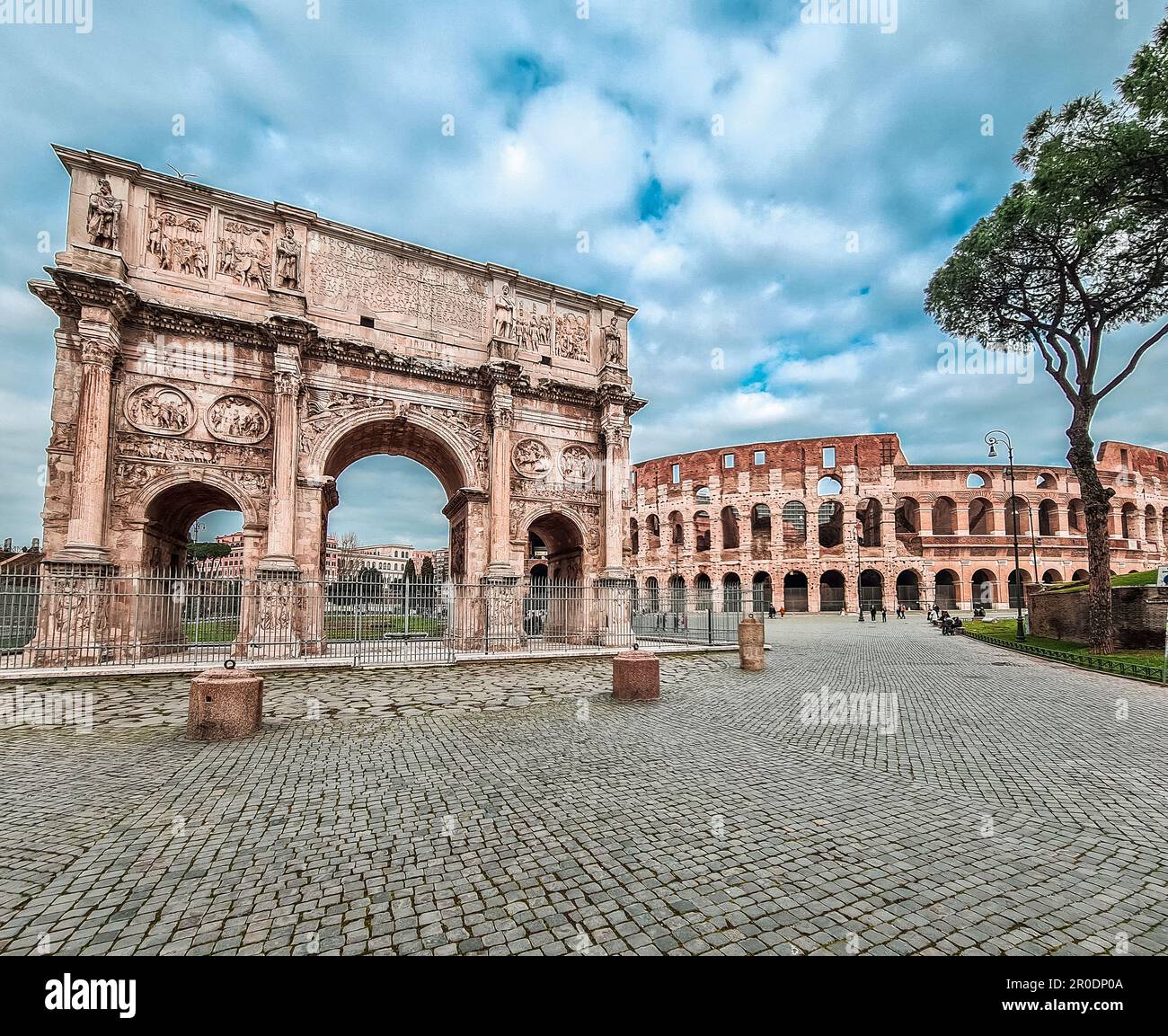 Arch of Constantine was erected in 315 on the Via Triumphalis - Rome ...