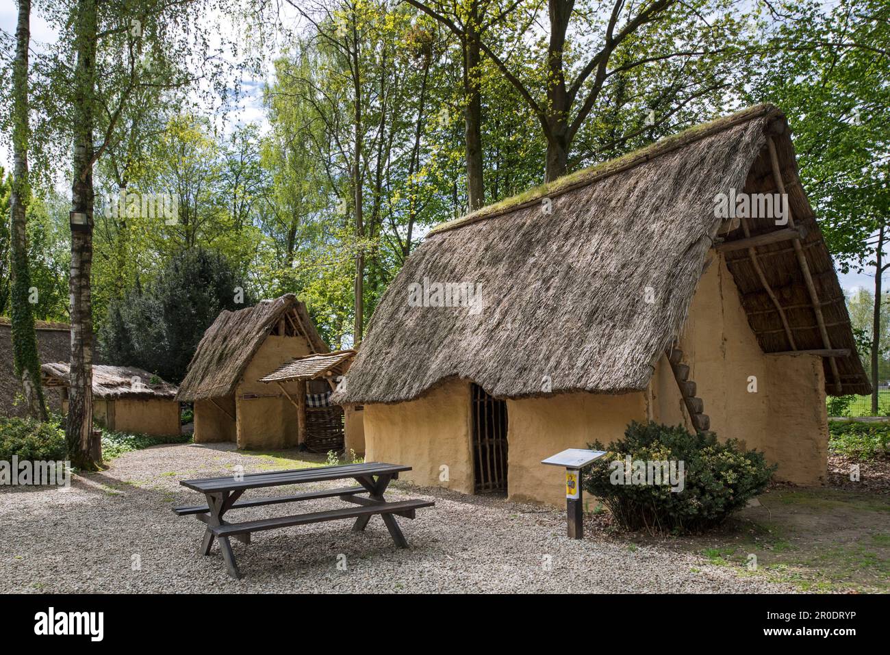 Wattle and daub house hi-res stock photography and images - Alamy
