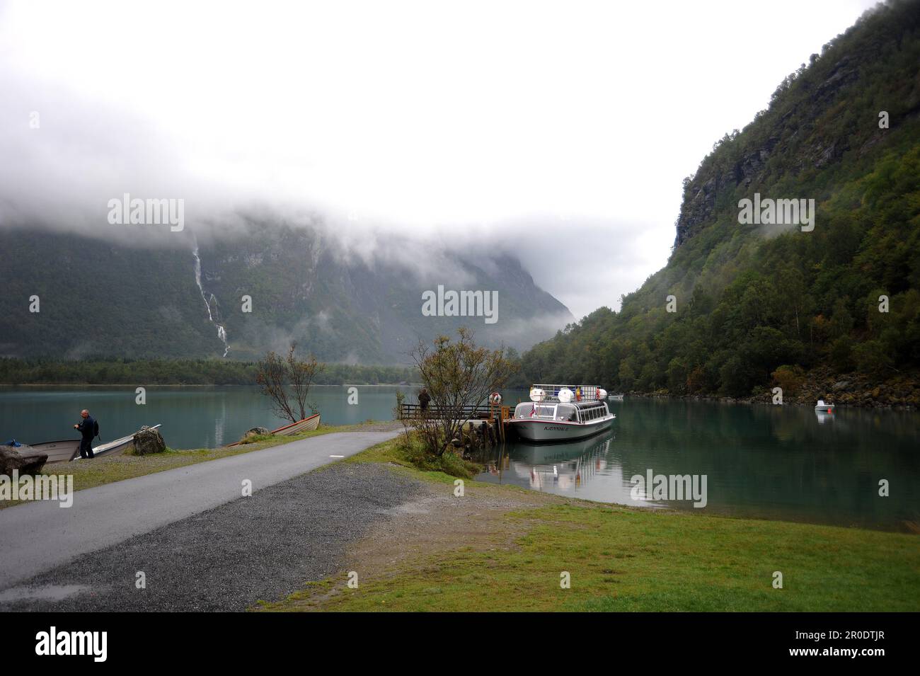 Lovatnet / Lake Loen and our tour boat Kjenndal II. In the background ...