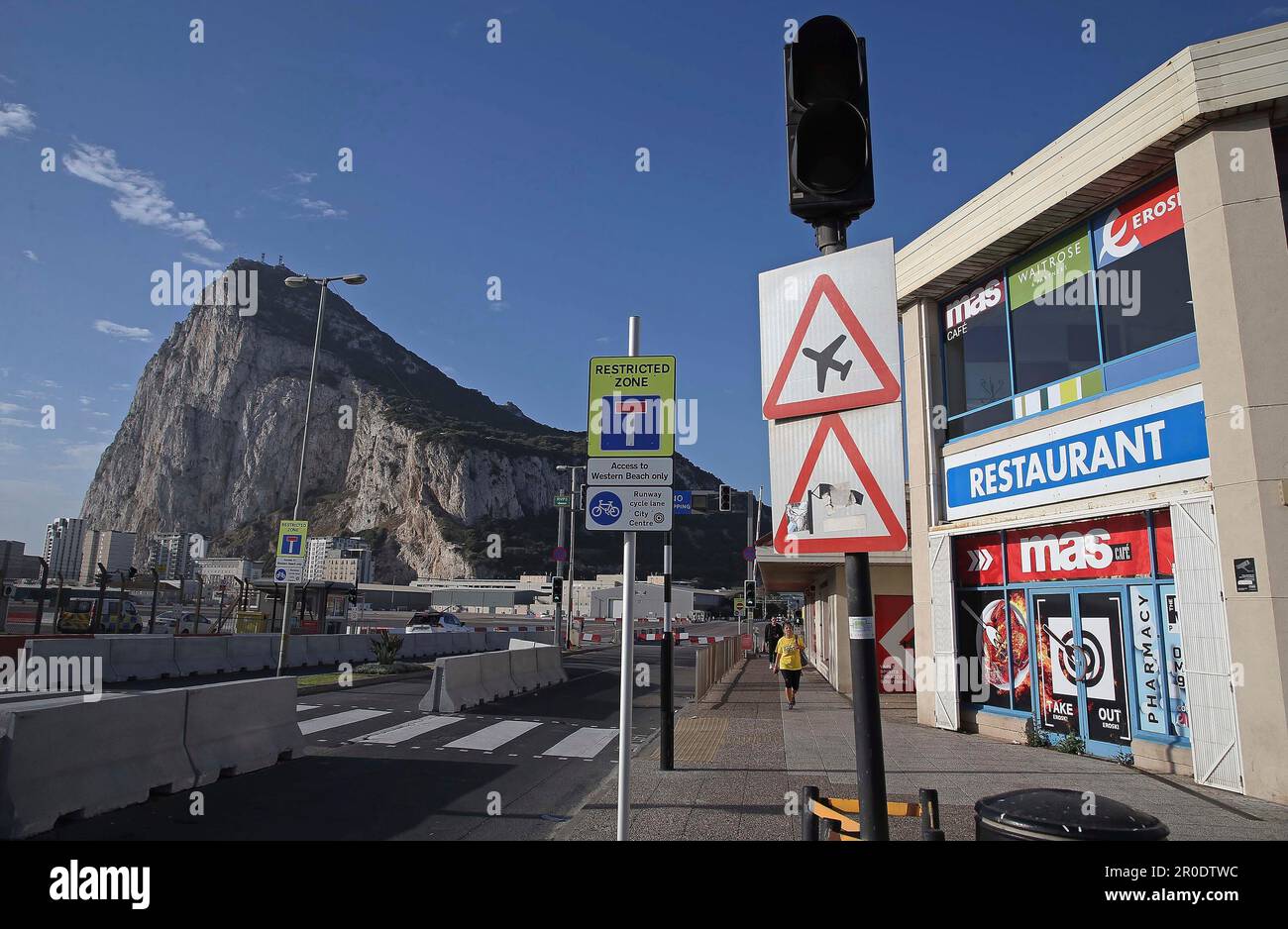 Detail of the traffic signs indicating the arrival of the runway at ...