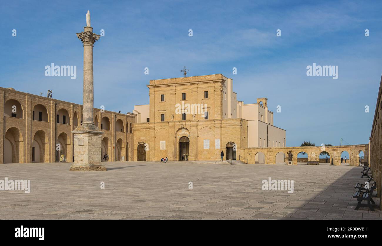 Puglia shrine hi-res stock photography and images - Alamy
