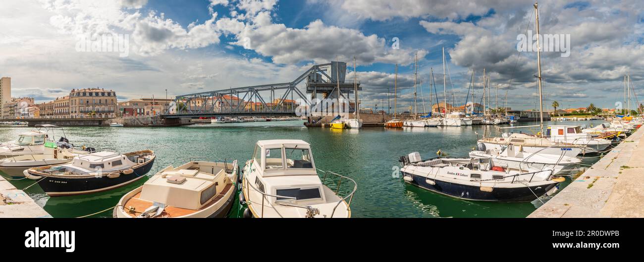 Tivoli bridge and Peyrade canal, from the quay of orient in Sète ...
