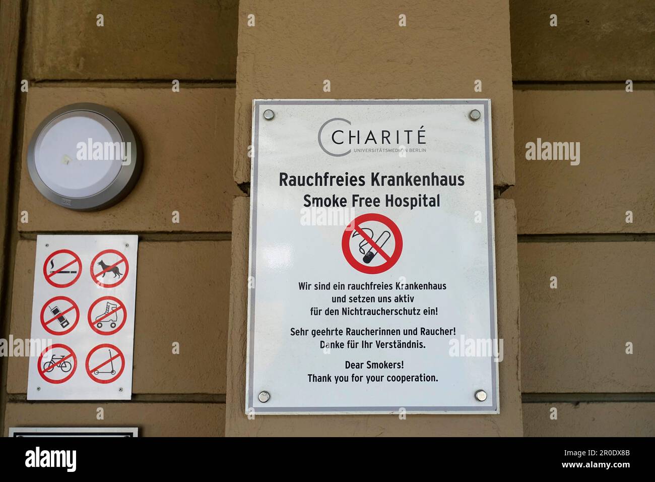 Charité, smoke free hospital, sign, Berlin, Germany, public ground ...