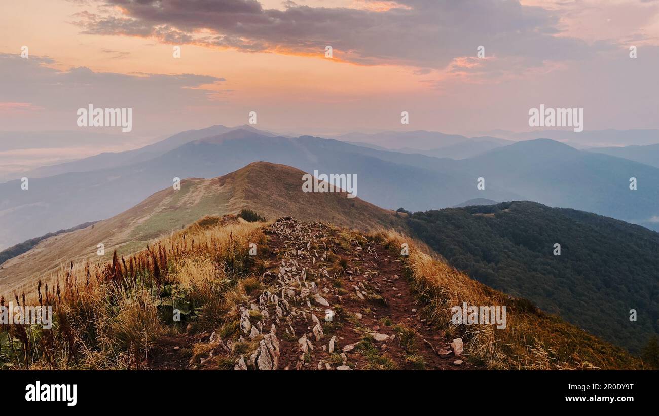 Majestic mountain sunset wallpaper hi-res stock photography and images ...