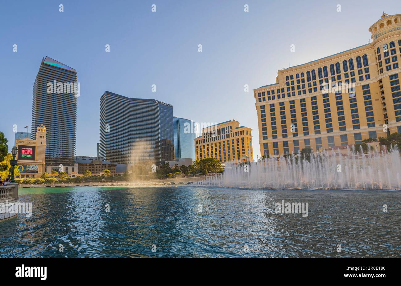 Gorgeous view bellagio fountains hi-res stock photography and images ...