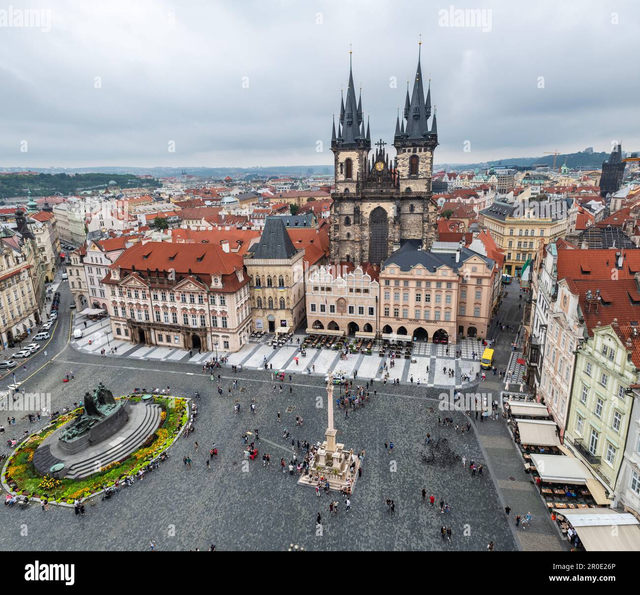Town square city life hi-res stock photography and images - Alamy