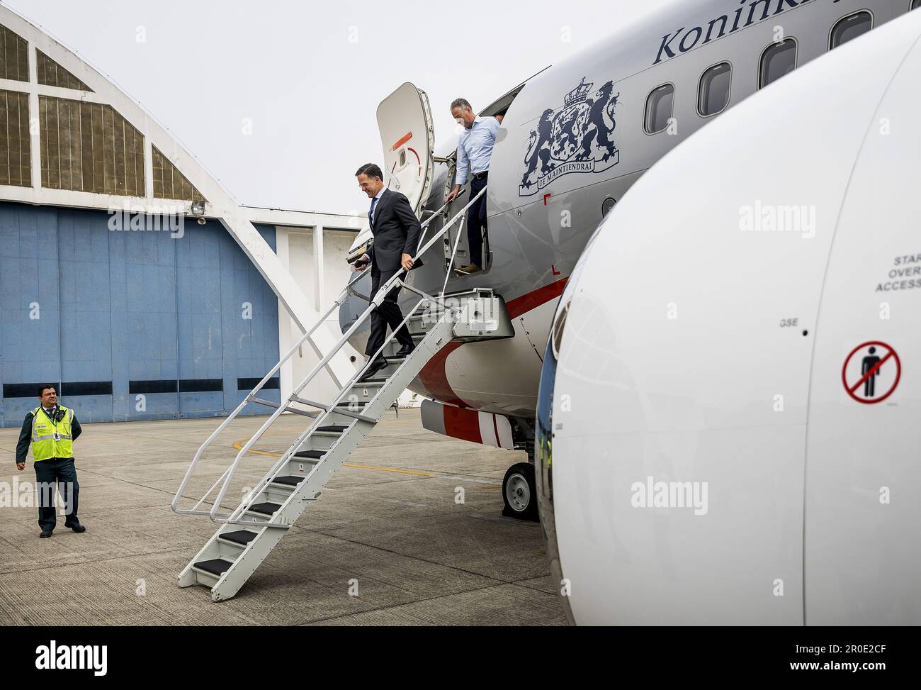 SAO PAULO - Mark Rutte is welcomed by commander Leonard Tiago Barbosa ...