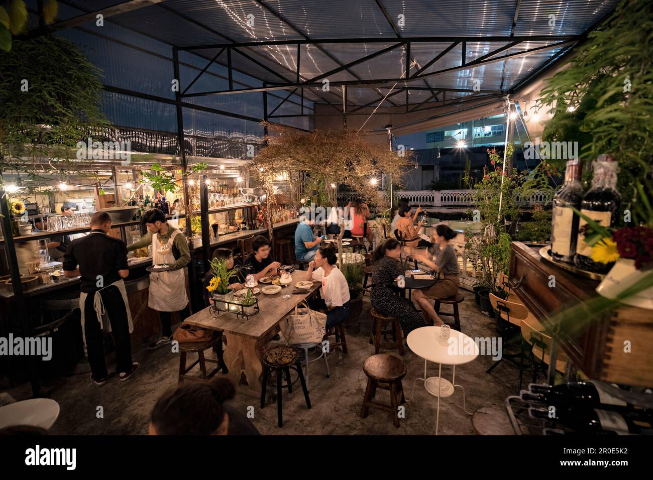 Bangkok after dark hi-res stock photography and images - Alamy