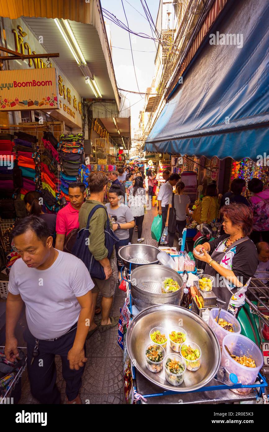 Sampeng Market, Chinatown, Bangkok, Thailand Stock Photo - Alamy