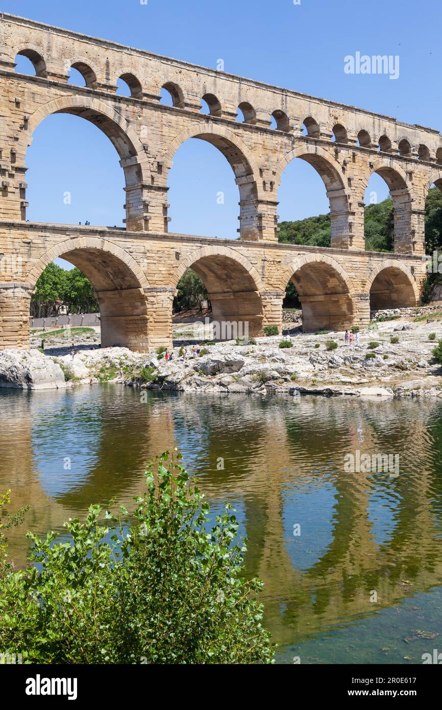 The Roman architects and hydraulic engineers who designed this bridge ...
