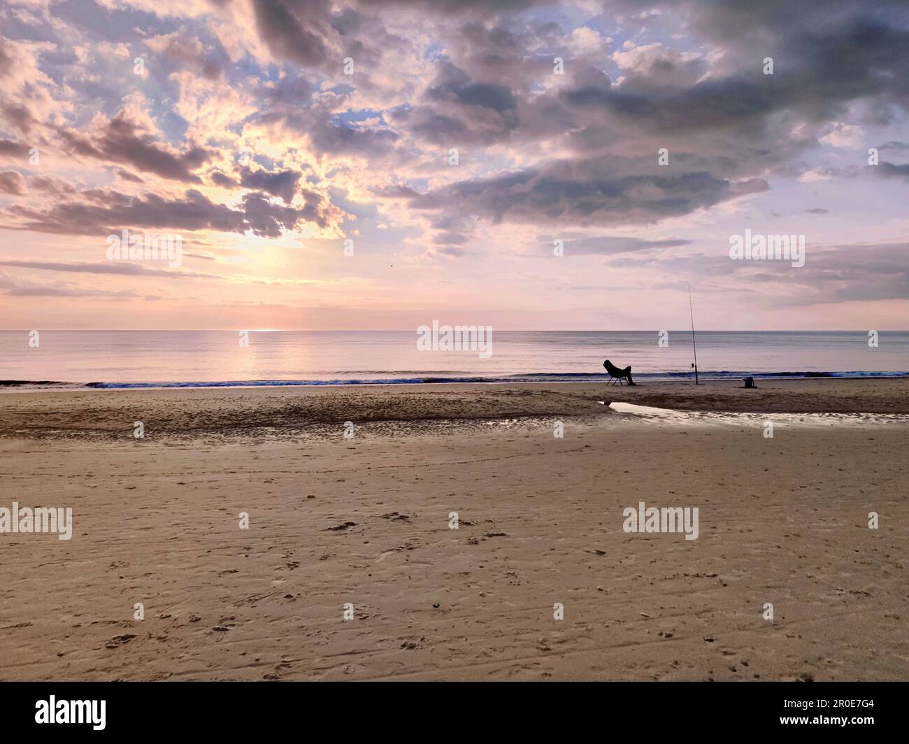 Anglers at beach hi-res stock photography and images - Alamy