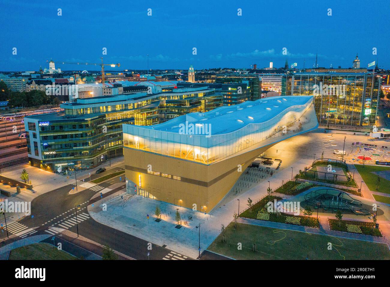 A view of the Oodi Central Library by night, Helsinki, Finland Stock ...
