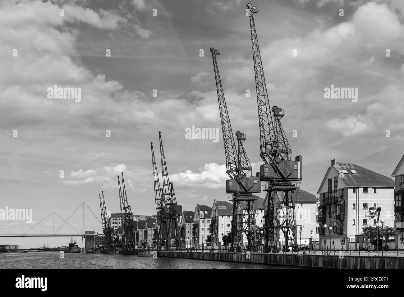 Old dockside hi-res stock photography and images - Alamy