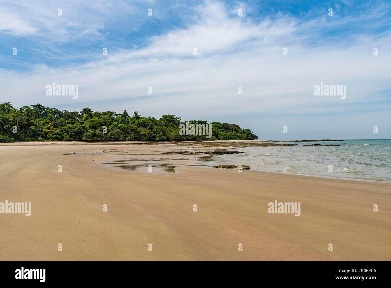 Long sandy beach on Joao Viera island, Marinho Joao Vieira e Poilao ...