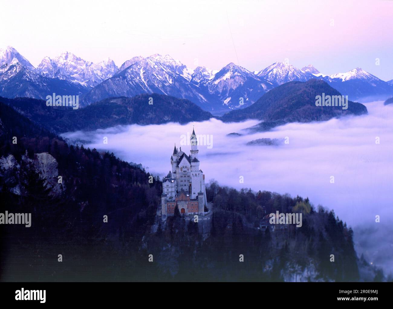 Schloss Neuschwanstein, Ostallgaeu Bayern, Deutschland Stock Photo - Alamy