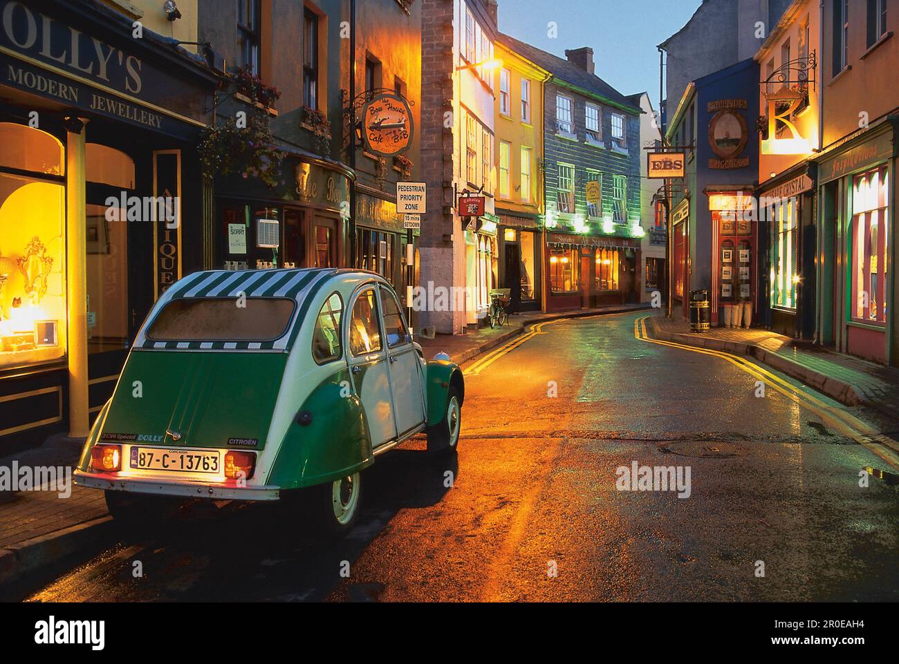 Car parking in a lane, Kinsale, County Cork, Irland Stock Photo - Alamy