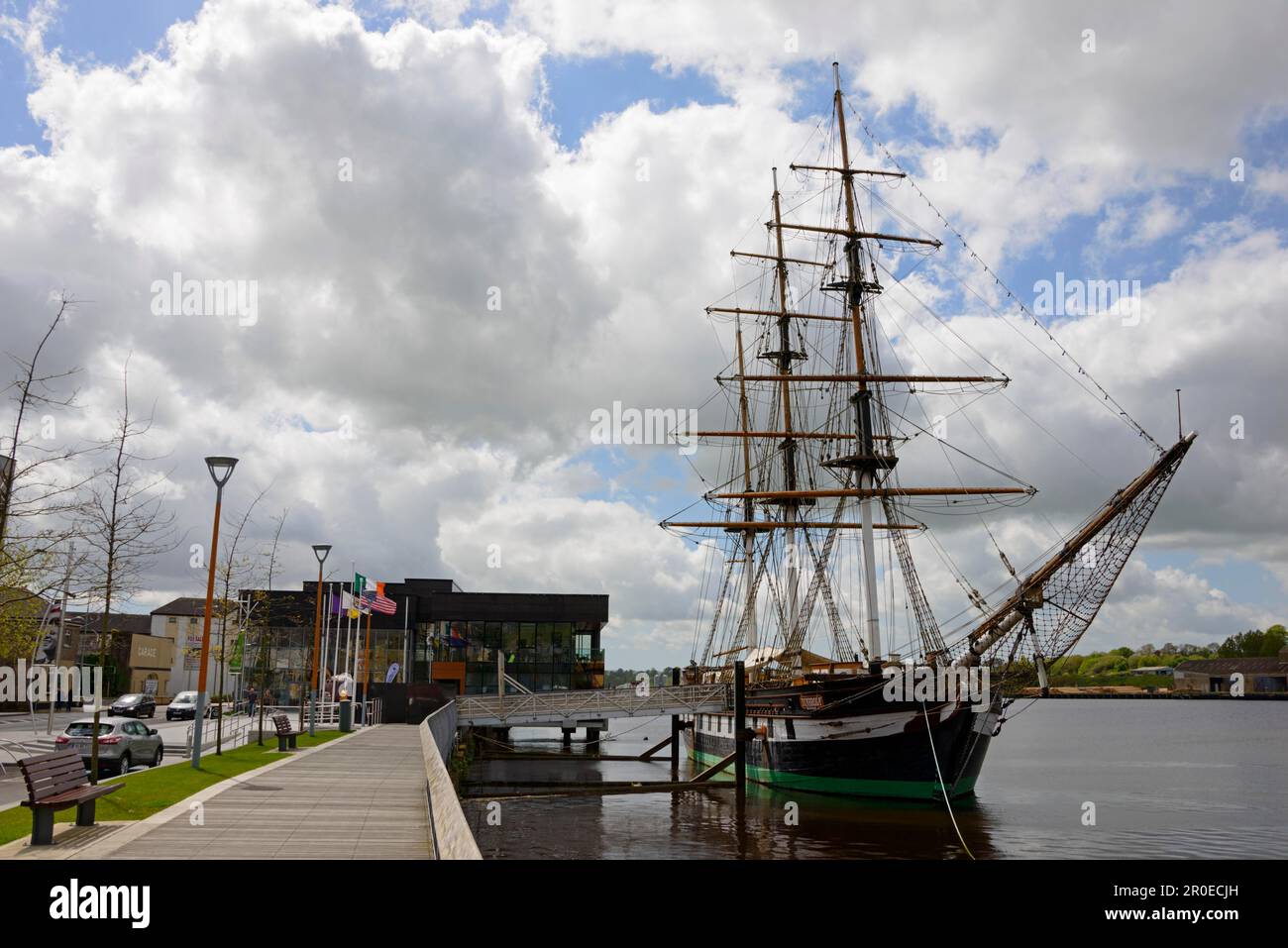 Ship, Dunbrody Famine Ship, New Ross, Ireland, emigrant ship replica ...