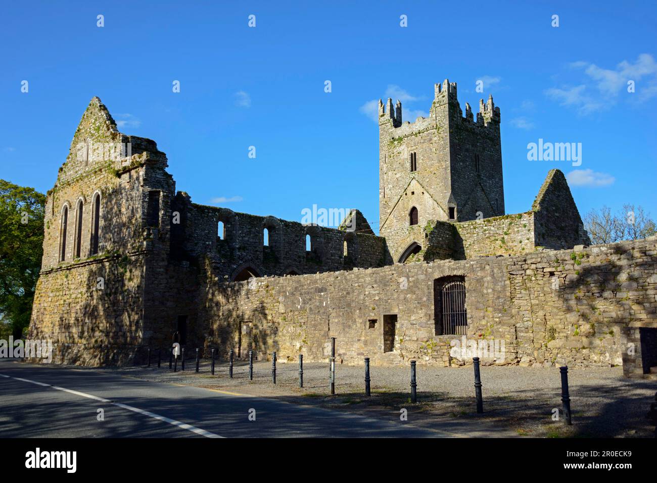 Irish monastic architecture hi-res stock photography and images - Alamy