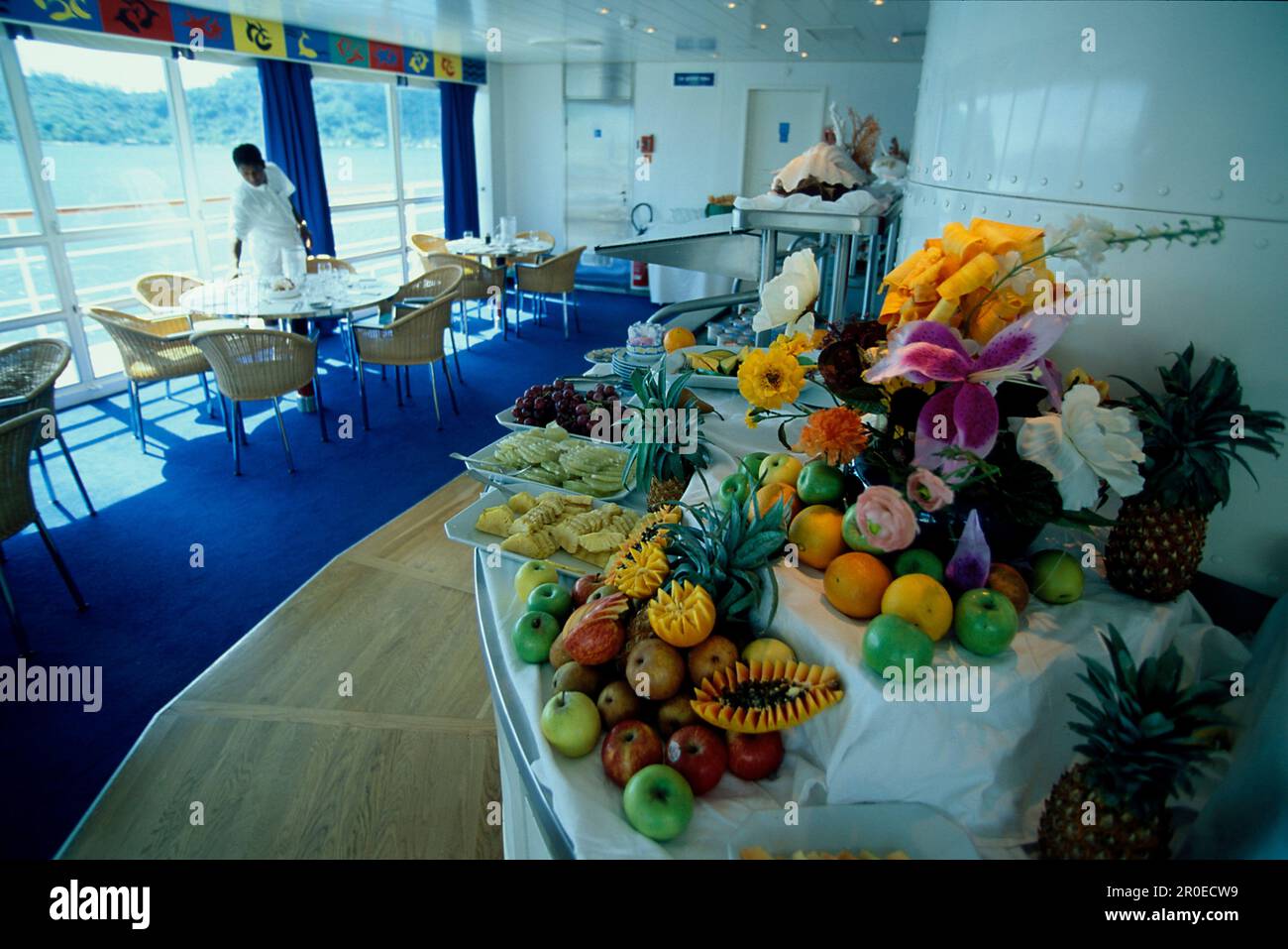 Dessert-Buffet, Kreuzfahrtschiff, Club Med II Stock Photo - Alamy