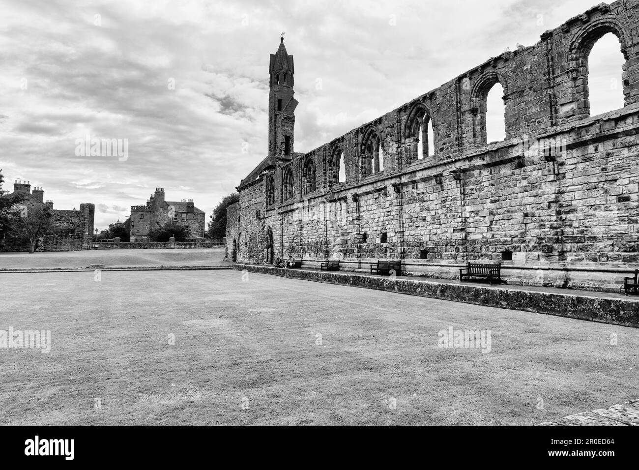 Run down cathedral Black and White Stock Photos & Images - Alamy