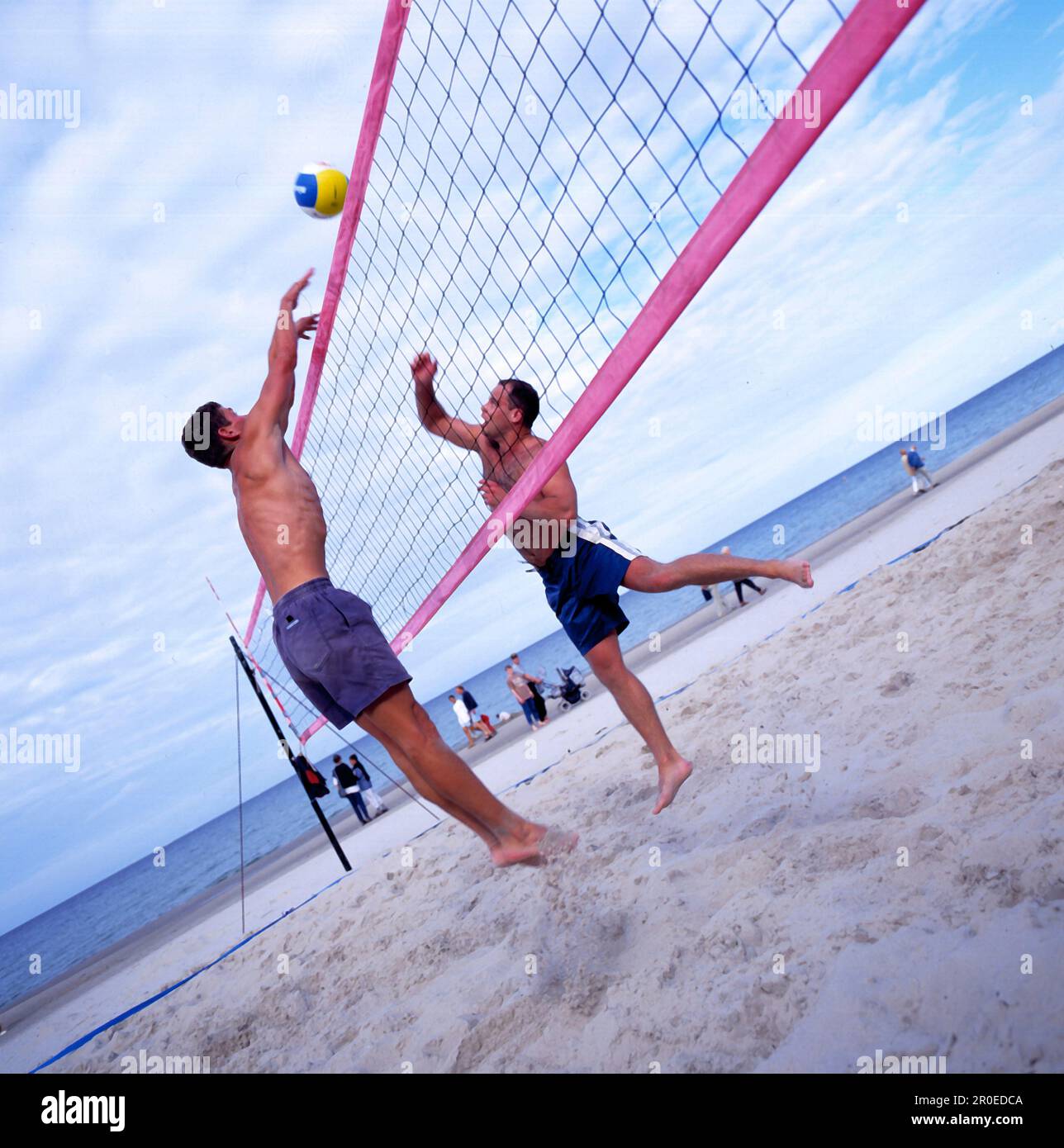 Strand volleyball hi-res stock photography and images - Alamy